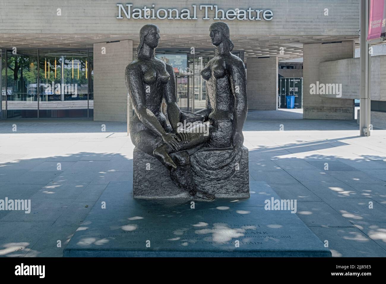 The national theatre 1963 london hi-res stock photography and images ...