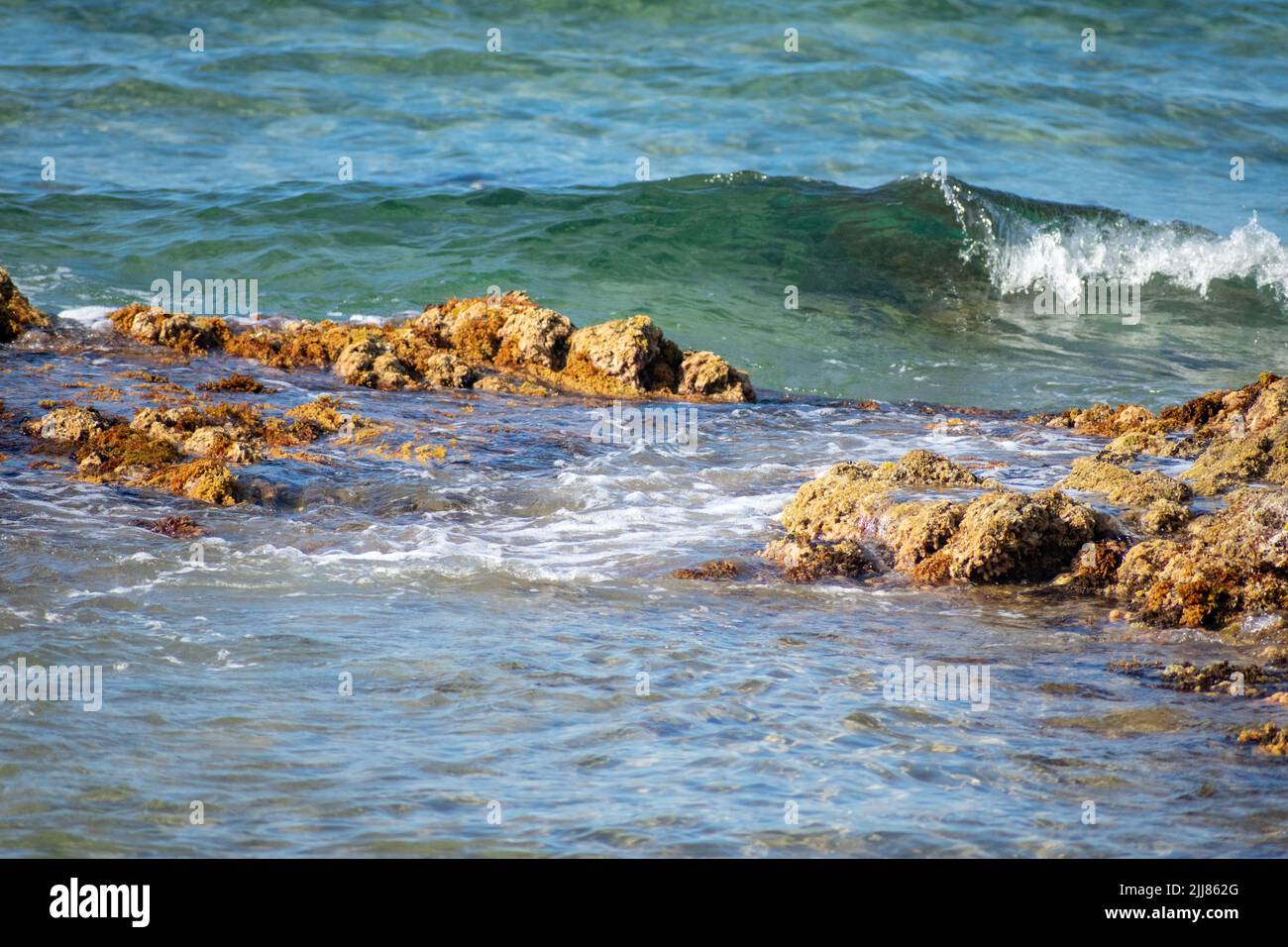 View water splashing on rocks hi-res stock photography and images - Alamy