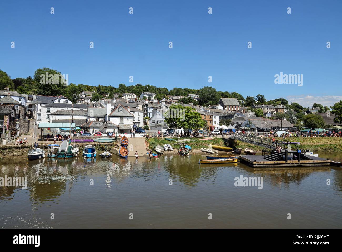 17th century cornish pub hi-res stock photography and images - Alamy