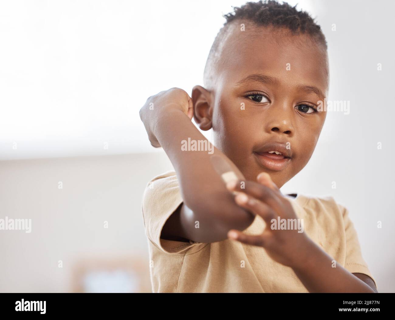 Band aids hi-res stock photography and images - Alamy