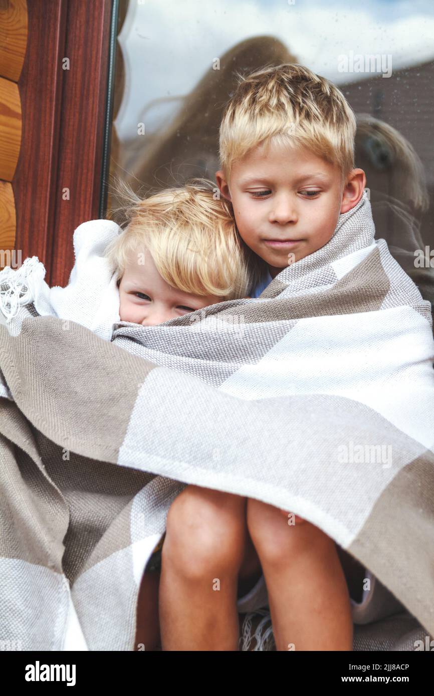 Children brothers cute hi-res stock photography and images - Alamy