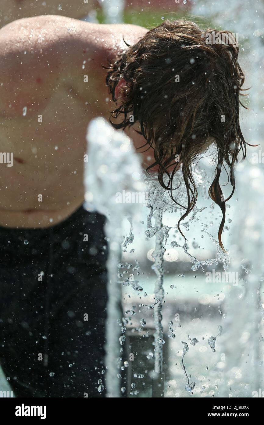 Polish instagram star and influencer Jacob Borkowski cools in fountains ...