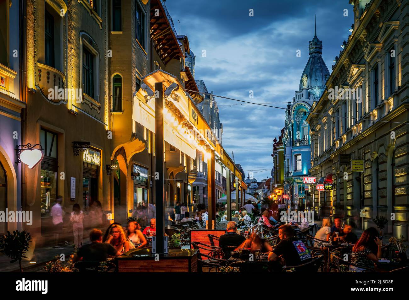 The most famous pedestrian street in Oradea, full of restaurants and ...