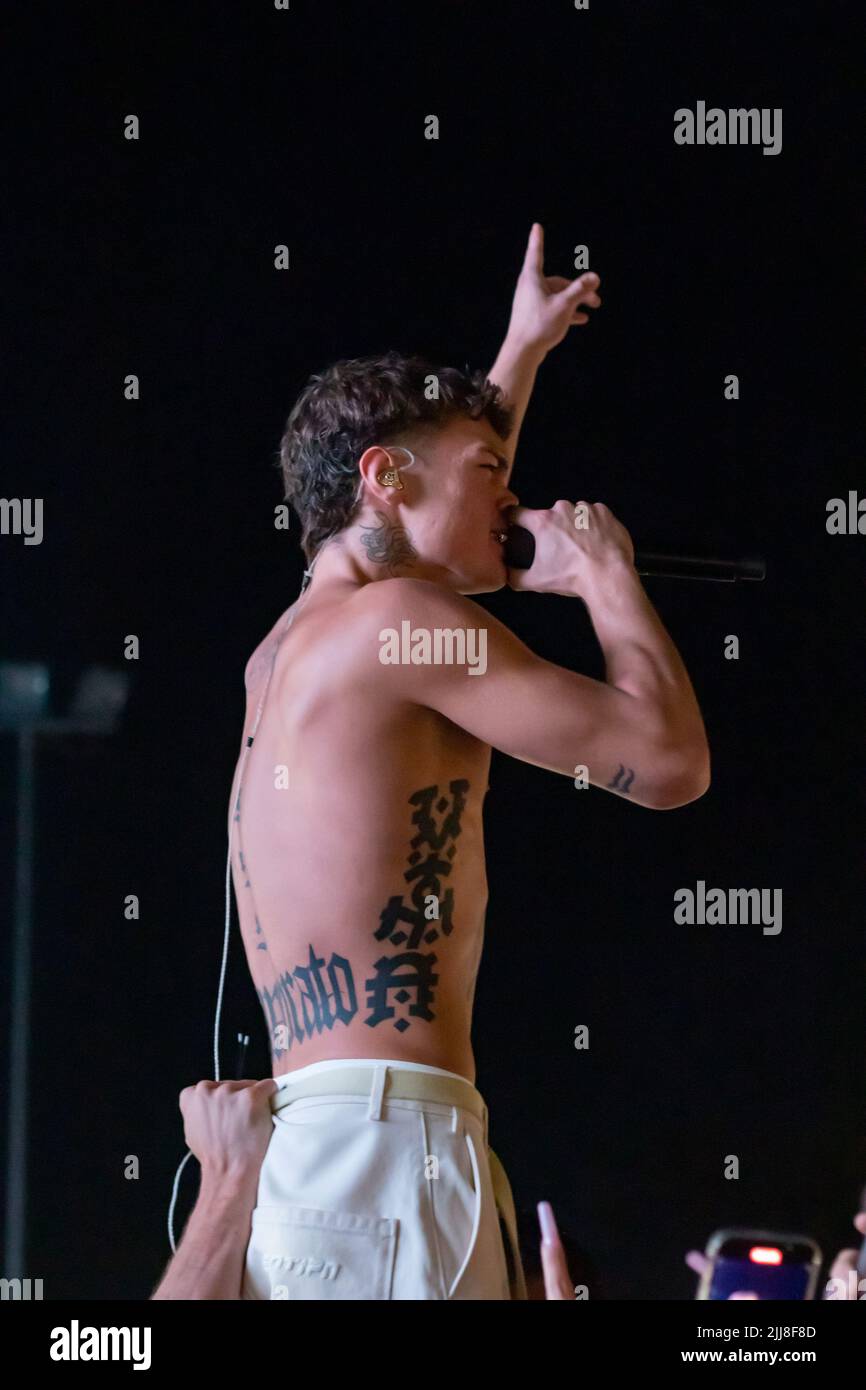 Italian singer music concert blanco hi-res stock photography and images ...