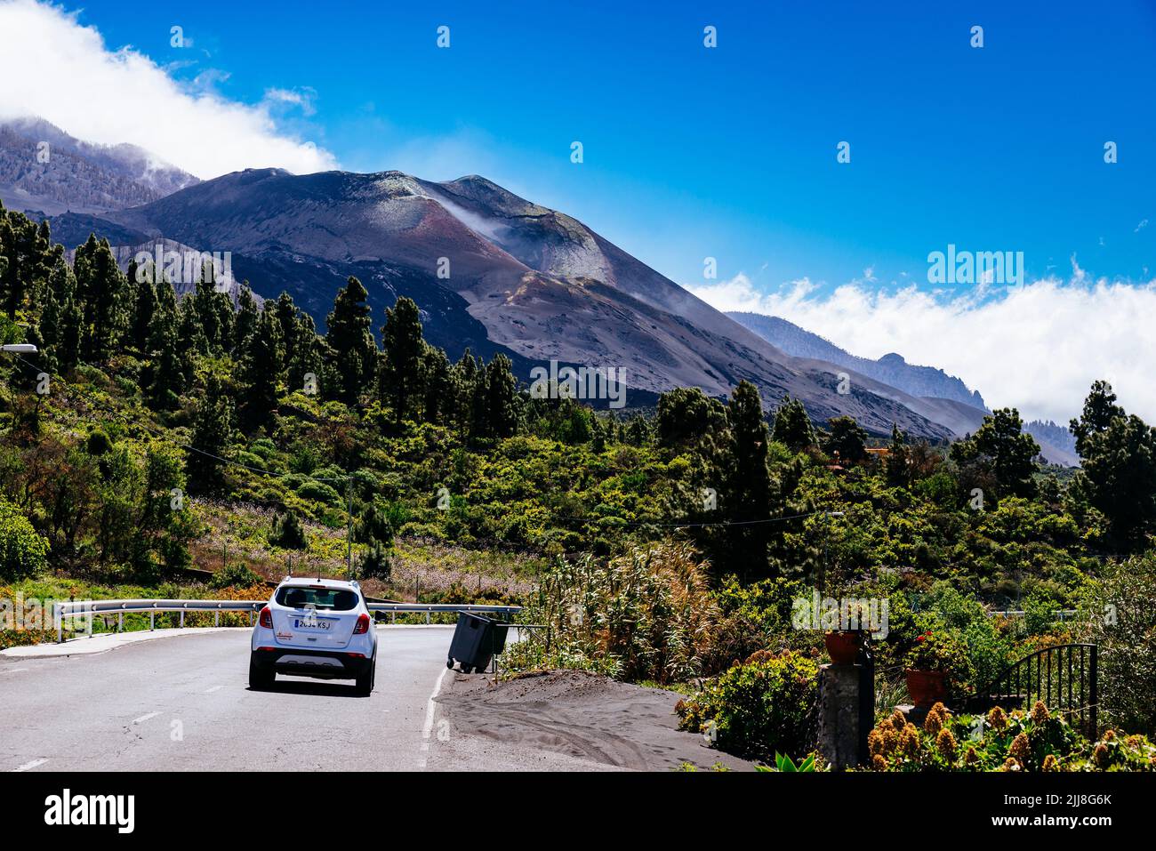 Tajogaite volcano seen from the town of El Paso. The volcanic eruption ...