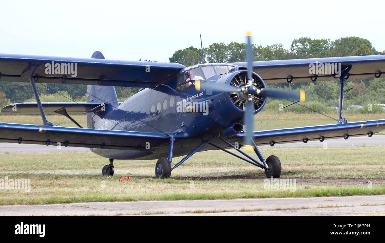 Antonov an 10 aircraft hi-res stock photography and images - Alamy