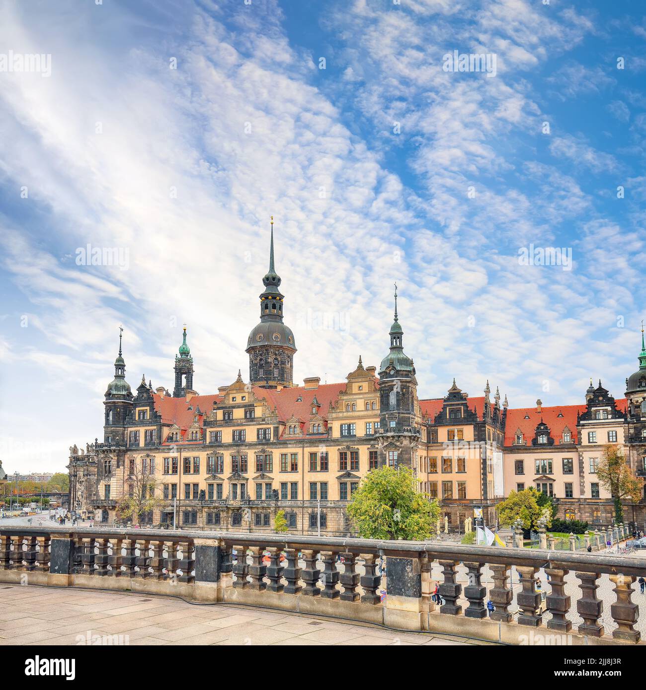 Attractive view of Dresden Castle (Dresdner Residenzschloss,Dresdner ...
