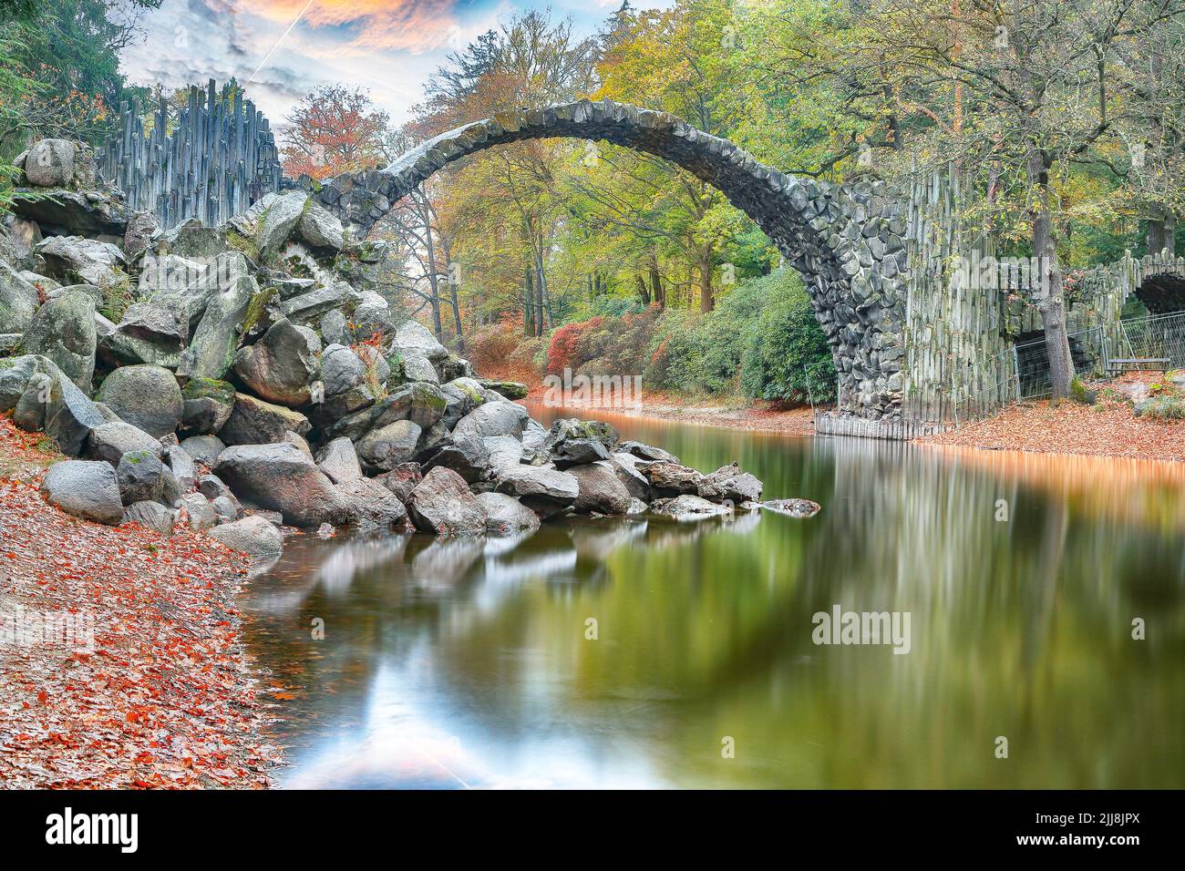 Astonishing autumn landscape in Azalea and Rhododendron Park Kromlau ...