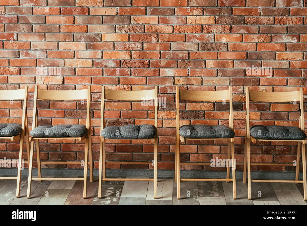 empty chair vacant seat loft waiting job interview Stock Photo - Alamy