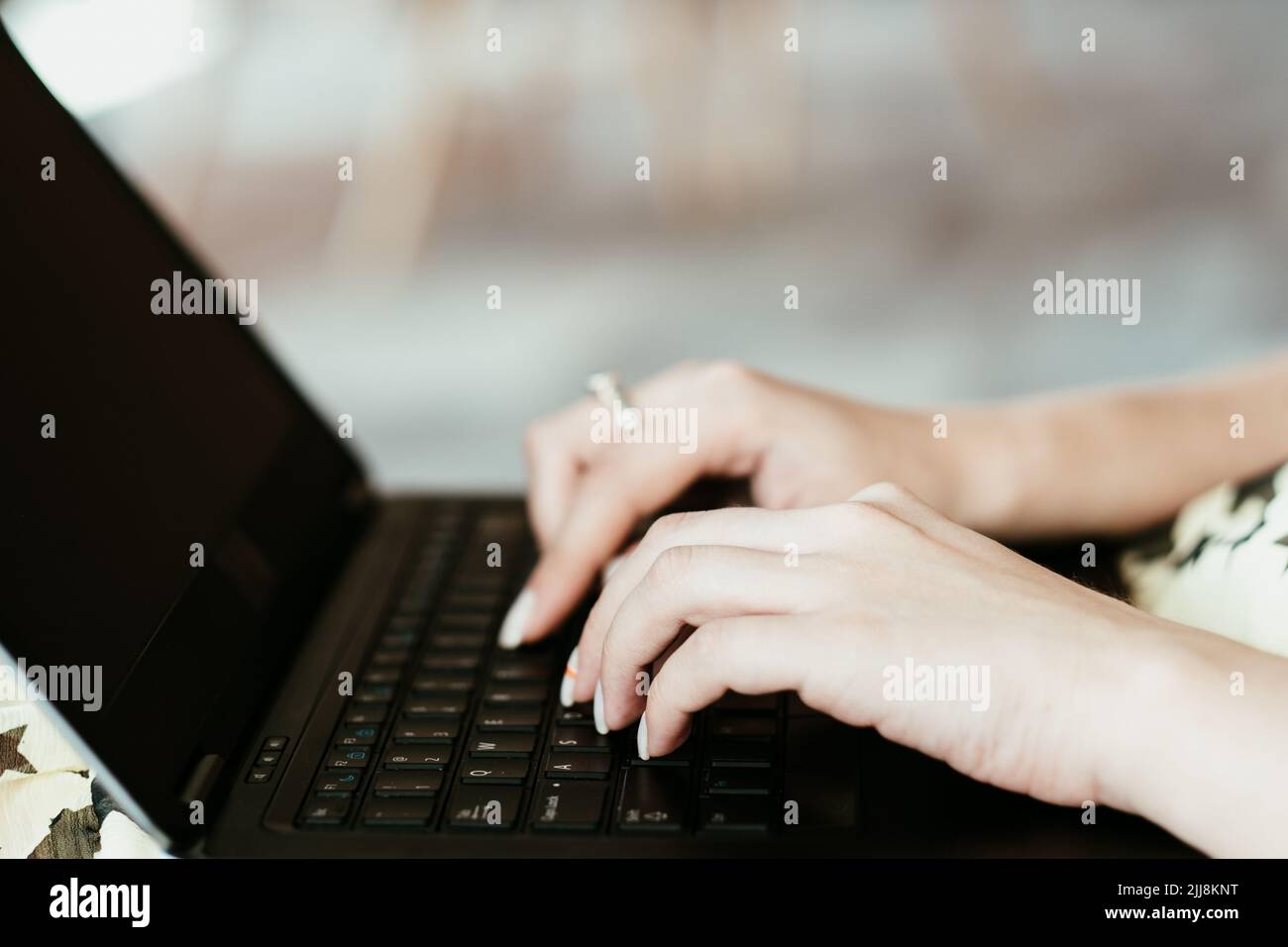 Remote typing hi-res stock photography and images - Alamy