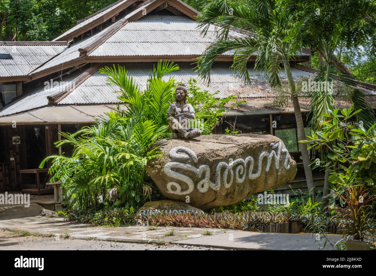 The Sanctuary of Truth is a Buddhist temple-style memorial in Pattaya ...
