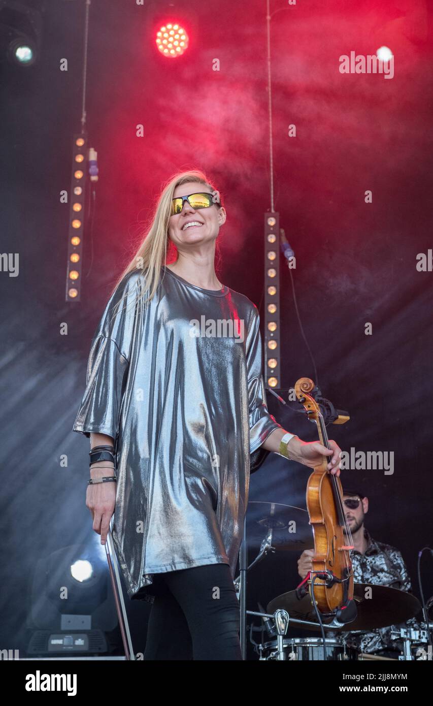 The tea party band hi-res stock photography and images - Alamy