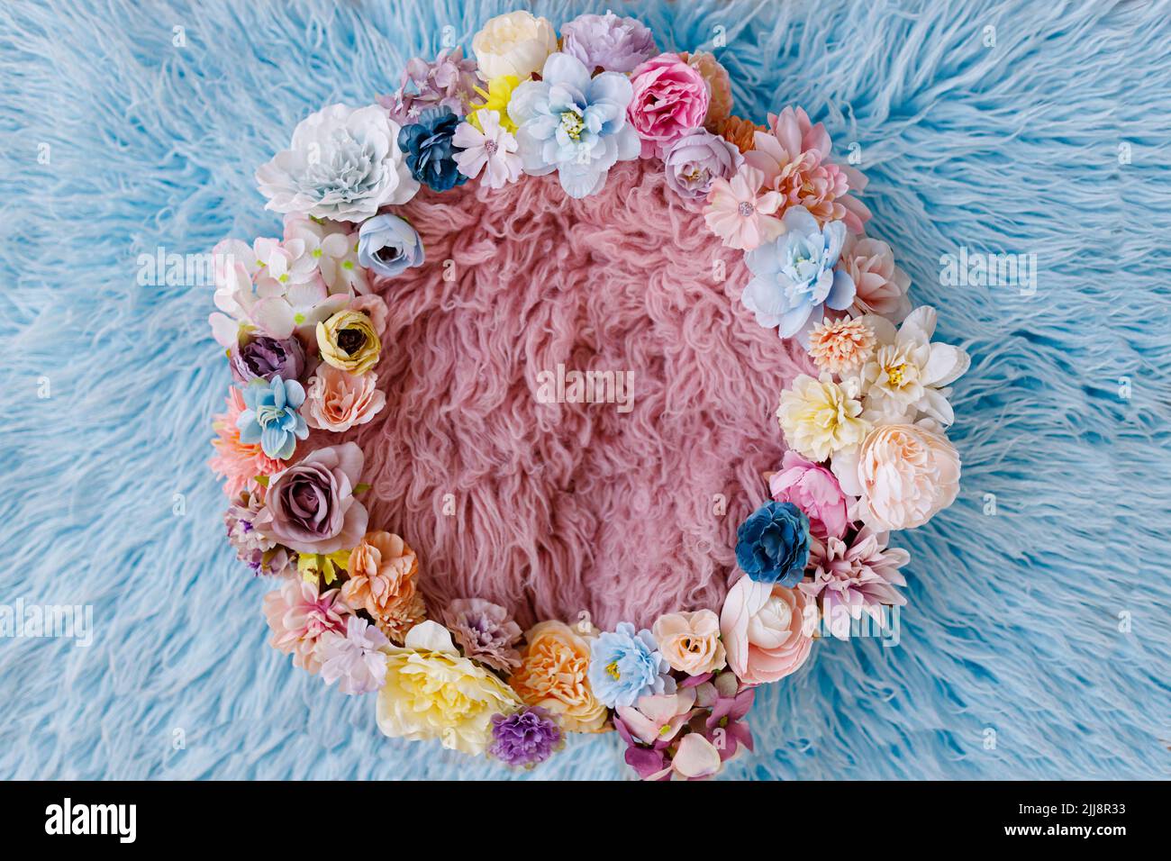 Newborn digital backdrop with flowers Stock Photo - Alamy