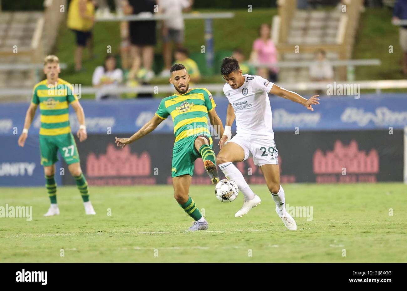St. Petersburg, FL: Tampa Bay Rowdies midfielder Leo Fernandes (11) and ...