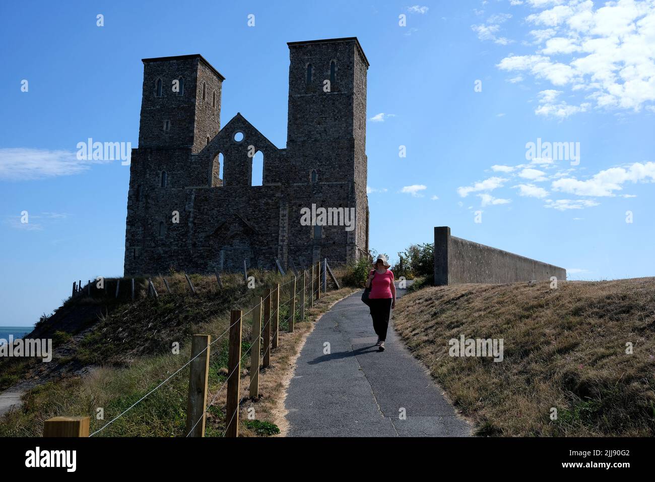 reculver bay is a village and coastal resort in east kent,city of ...