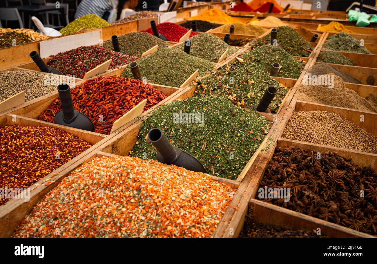 Herbs stall hi-res stock photography and images - Alamy
