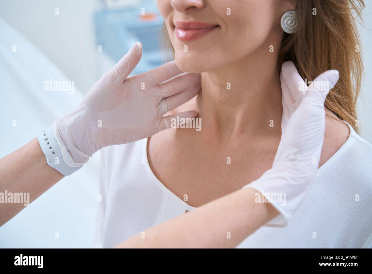 Beauty consultation targeted treatment client hi-res stock photography ...