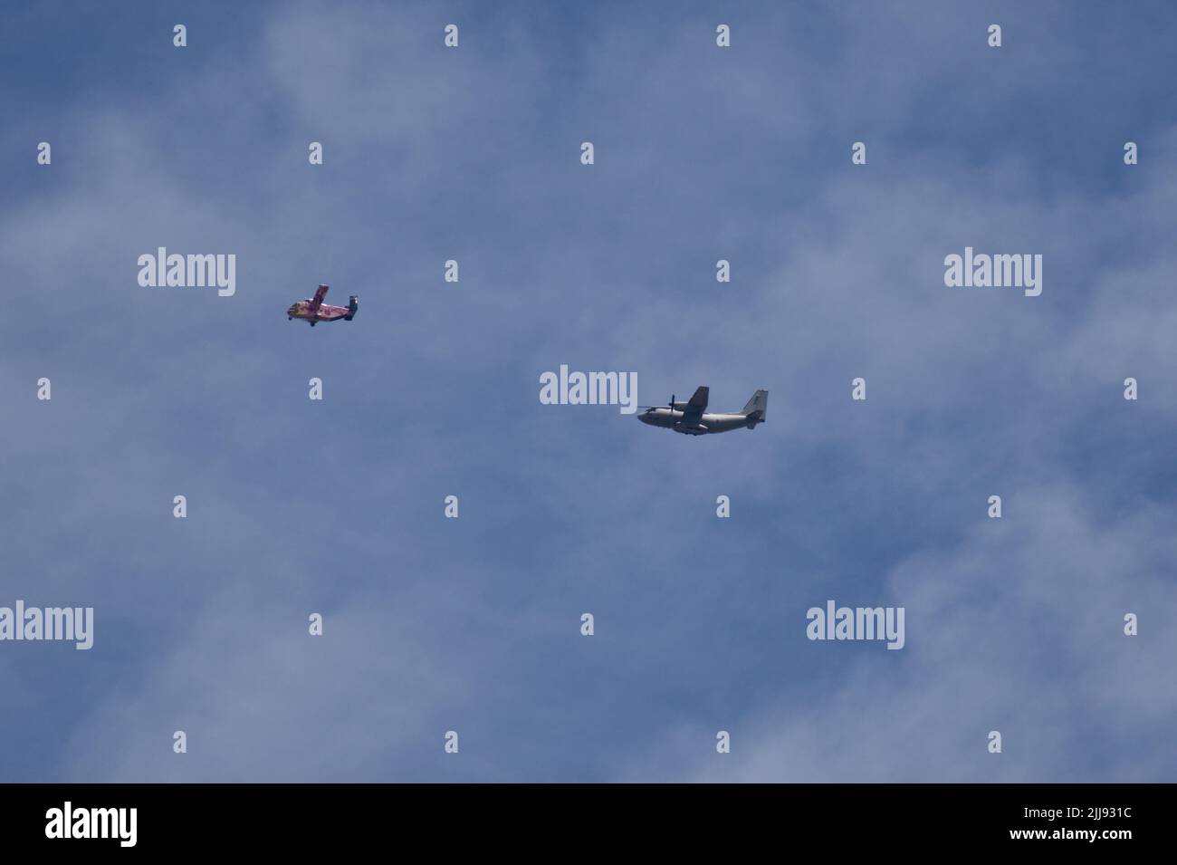 Flying shoebox hi-res stock photography and images - Alamy