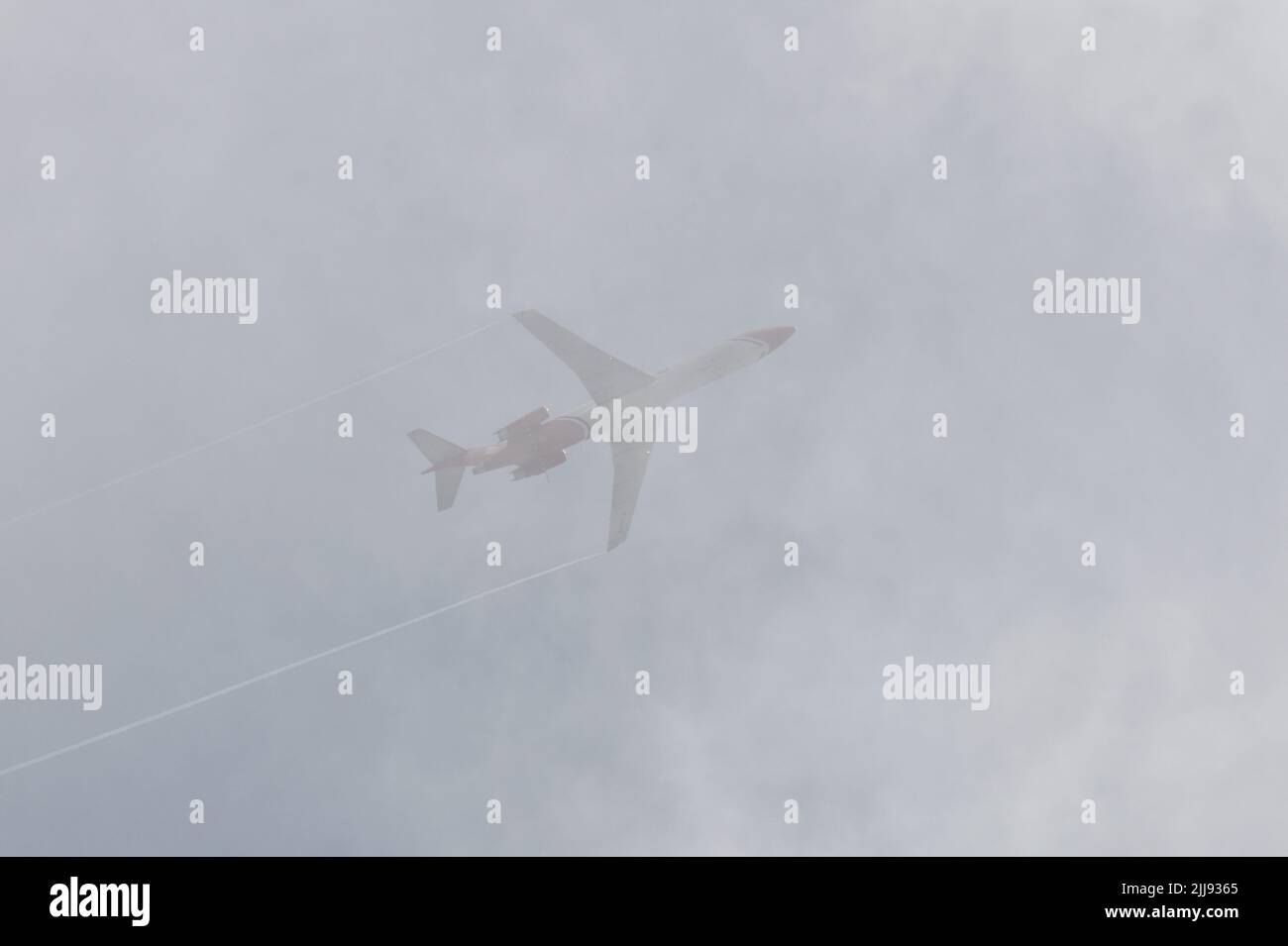 Boeing 727-SS2F Oil Spill Response Aircraft flying over Bourton on the ...