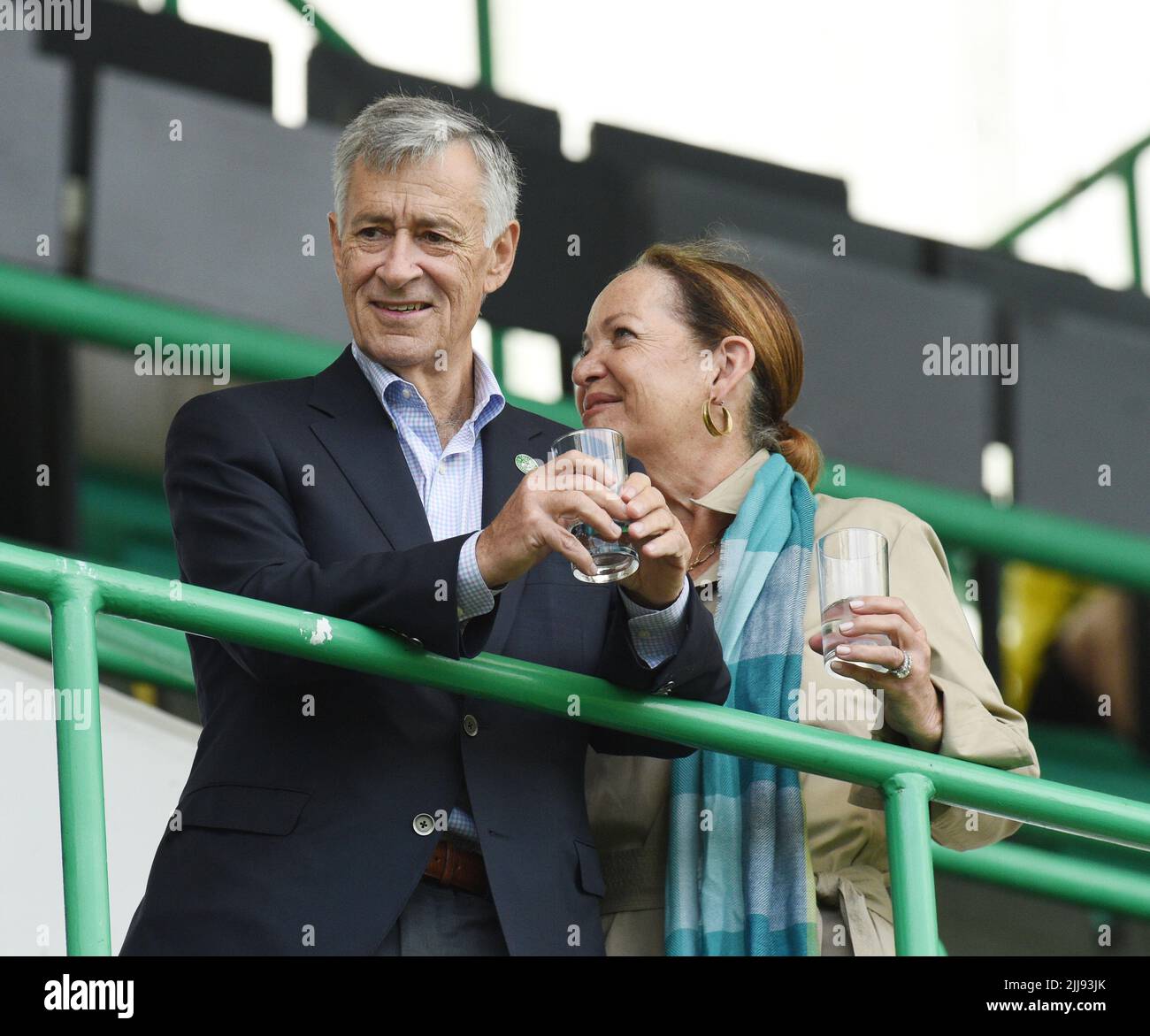 Ron gordon hibernian hi-res stock photography and images - Alamy