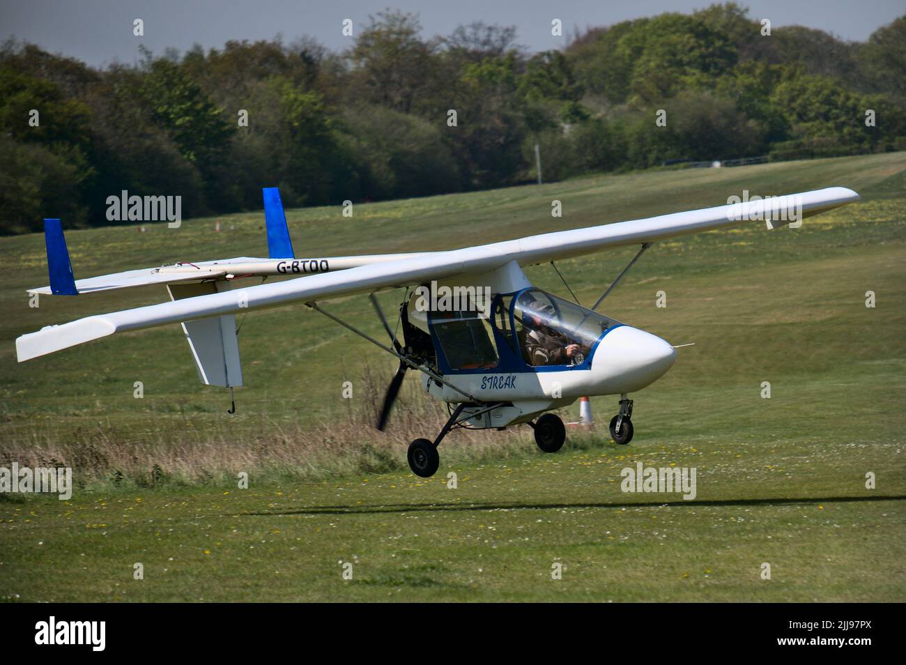 Shadow microlight aeroplane hi-res stock photography and images - Alamy