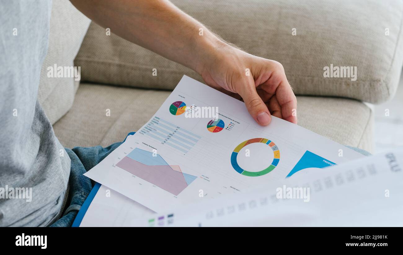 Reading data charts and graphs hi-res stock photography and images - Alamy