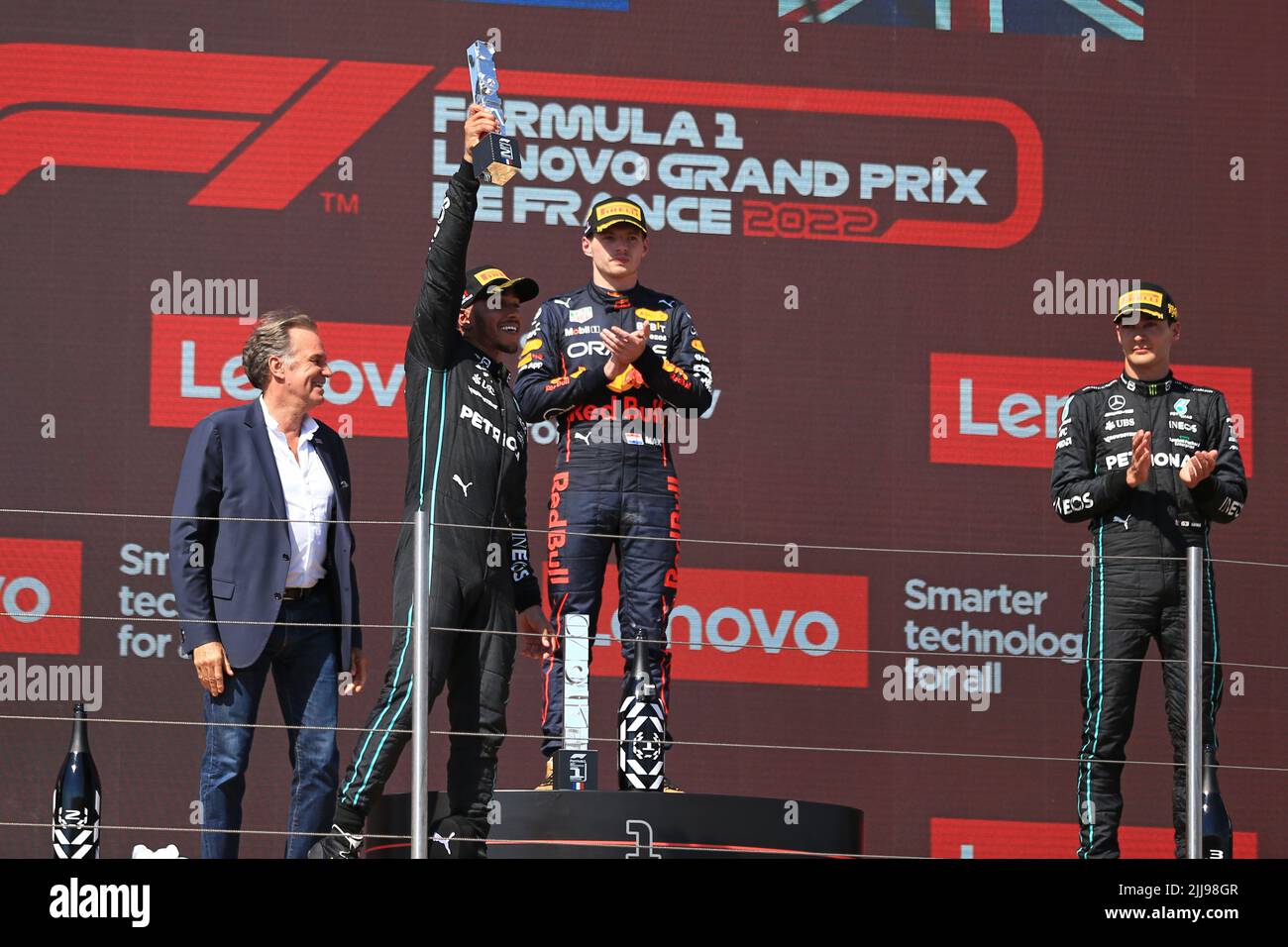 Lewis hamilton podium 2022 hi-res stock photography and images - Alamy