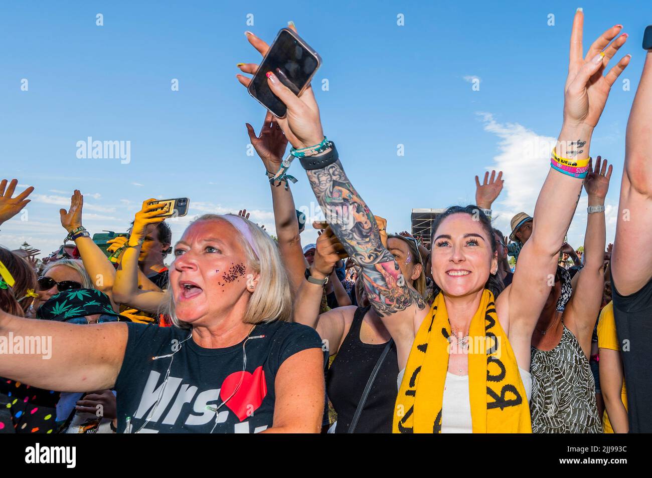 Henham Park, Suffolk, UK. 24th July, 2022. Fans with banners show their ...