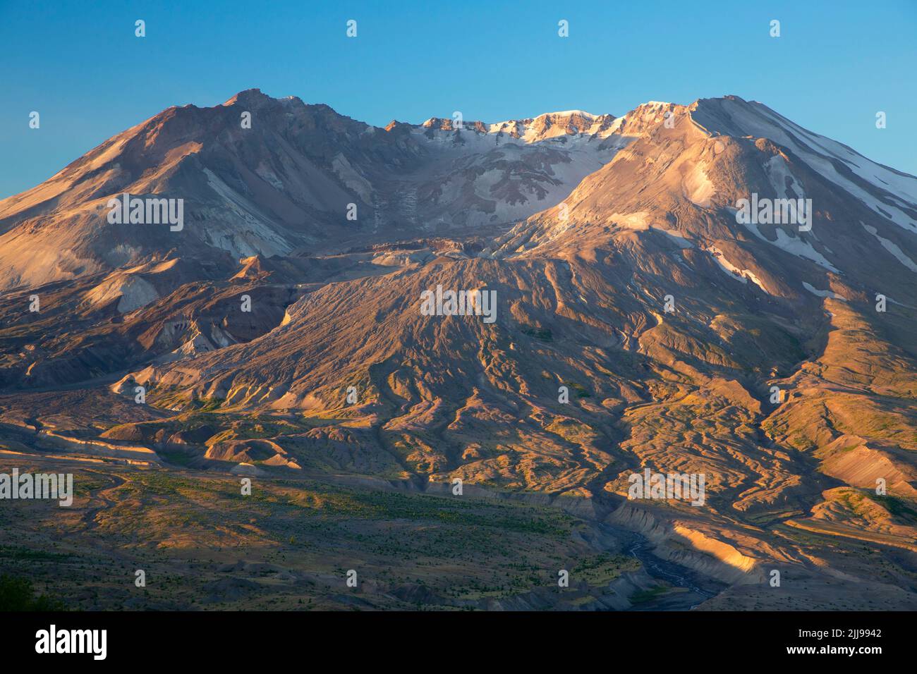 Mt St Helens from Johnston Ridge, Mt St Helens National Volcanic ...