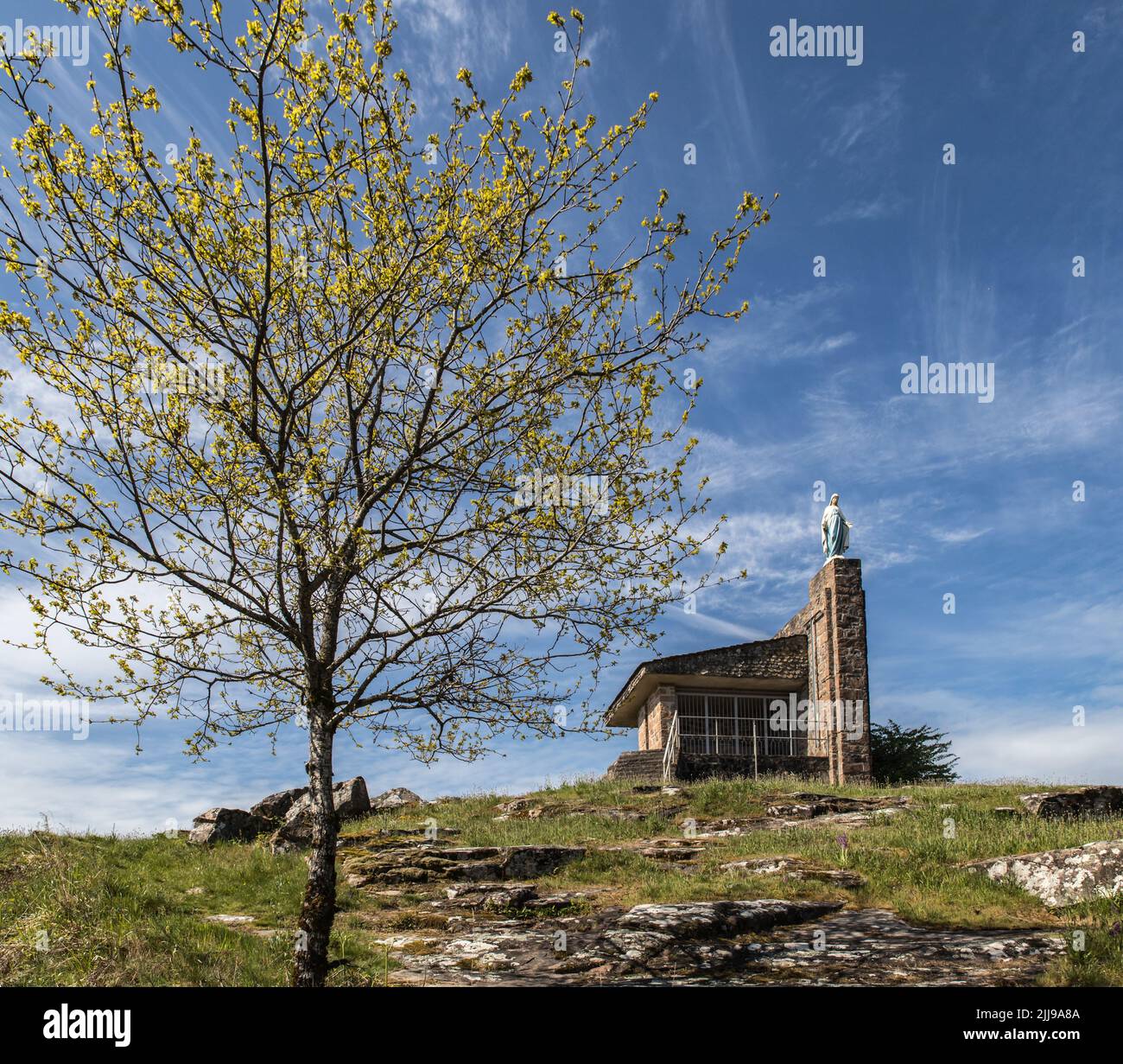 La Roche de Vic - Chapelle dédiée à Sainte Marie Stock Photo - Alamy