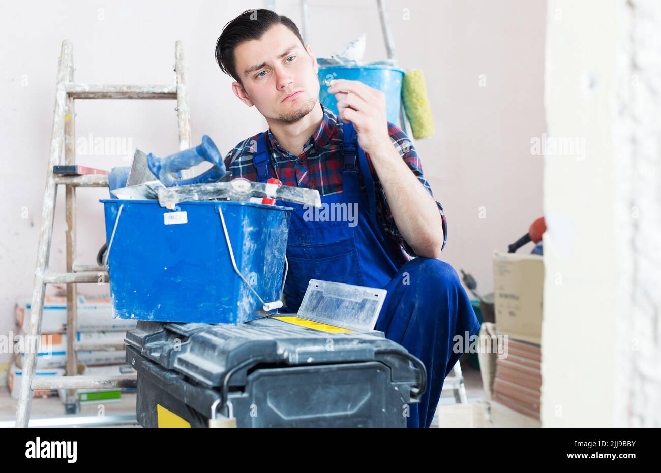 Male worker toolbox repairing hi-res stock photography and images - Alamy