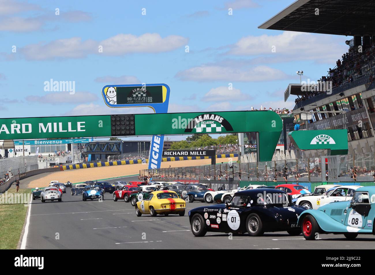 2022 LE MANS CLASSIC = type Le Mans start for GRID 3 Stock Photo - Alamy