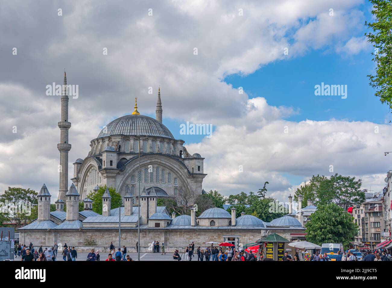 ISTANBUL, TURKEY - MAY 19.2022: View of Nuruosmaniye Mosque, an ...