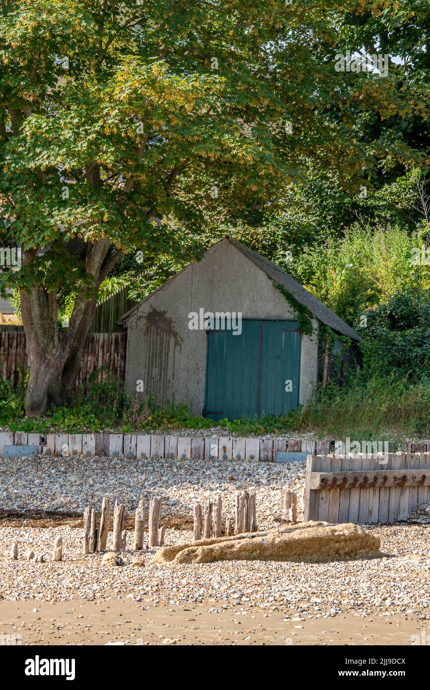 Shady shack hi-res stock photography and images - Alamy