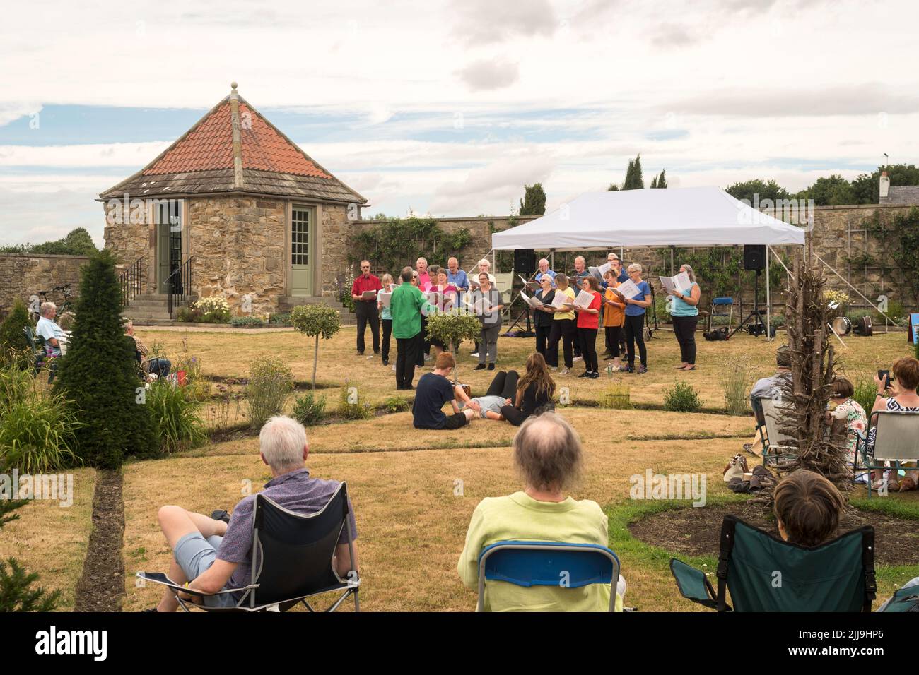 Durham scratch choir hi-res stock photography and images - Alamy