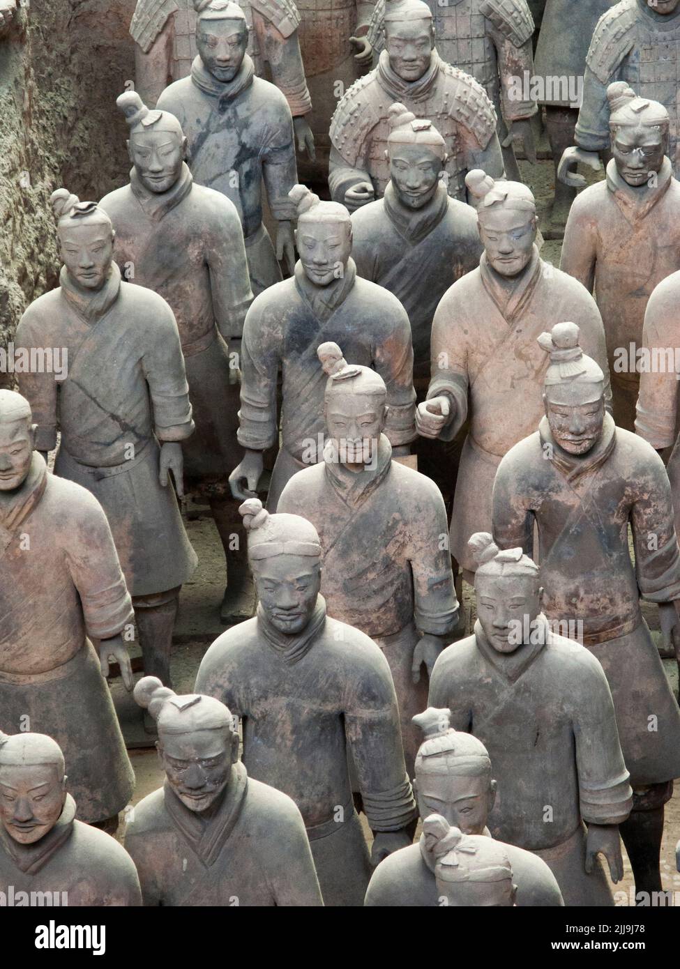 World famous warrior soldier figures sculpted from Chinese terracotta ...