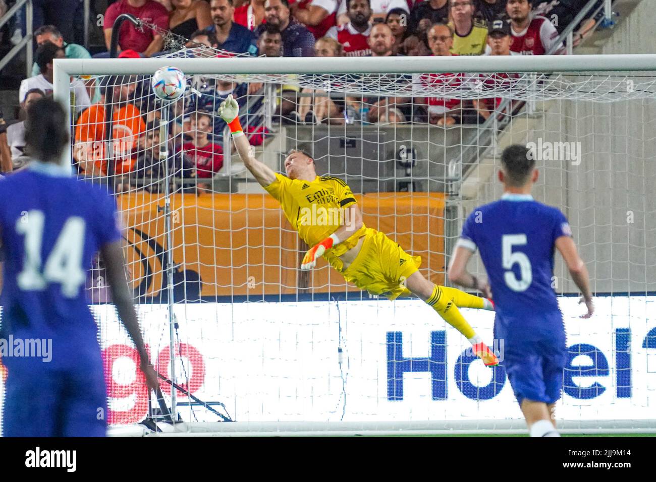 Aaron ramsdale 2022 23 hi-res stock photography and images - Alamy