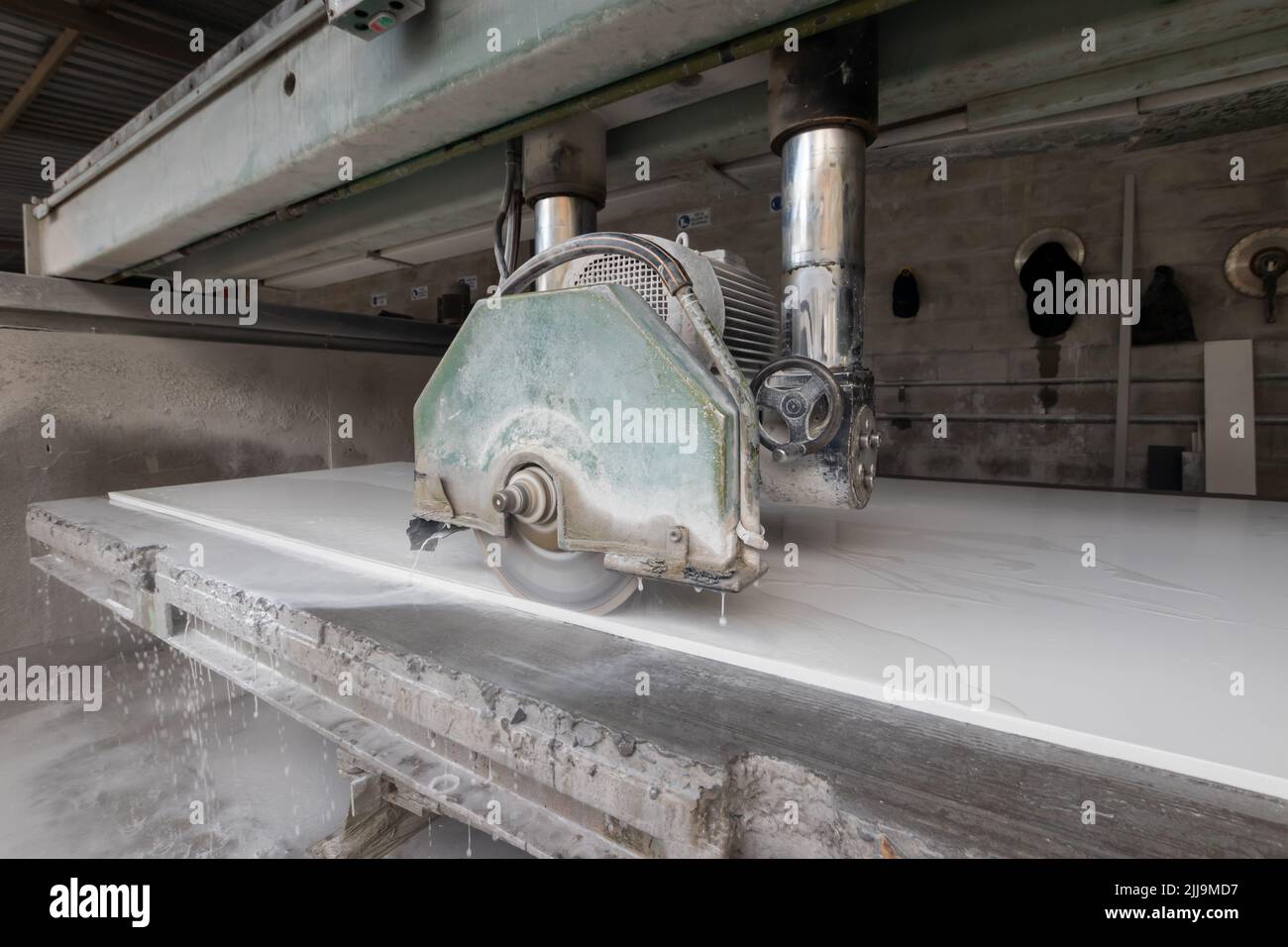 Marble cutting machine hi-res stock photography and images - Alamy