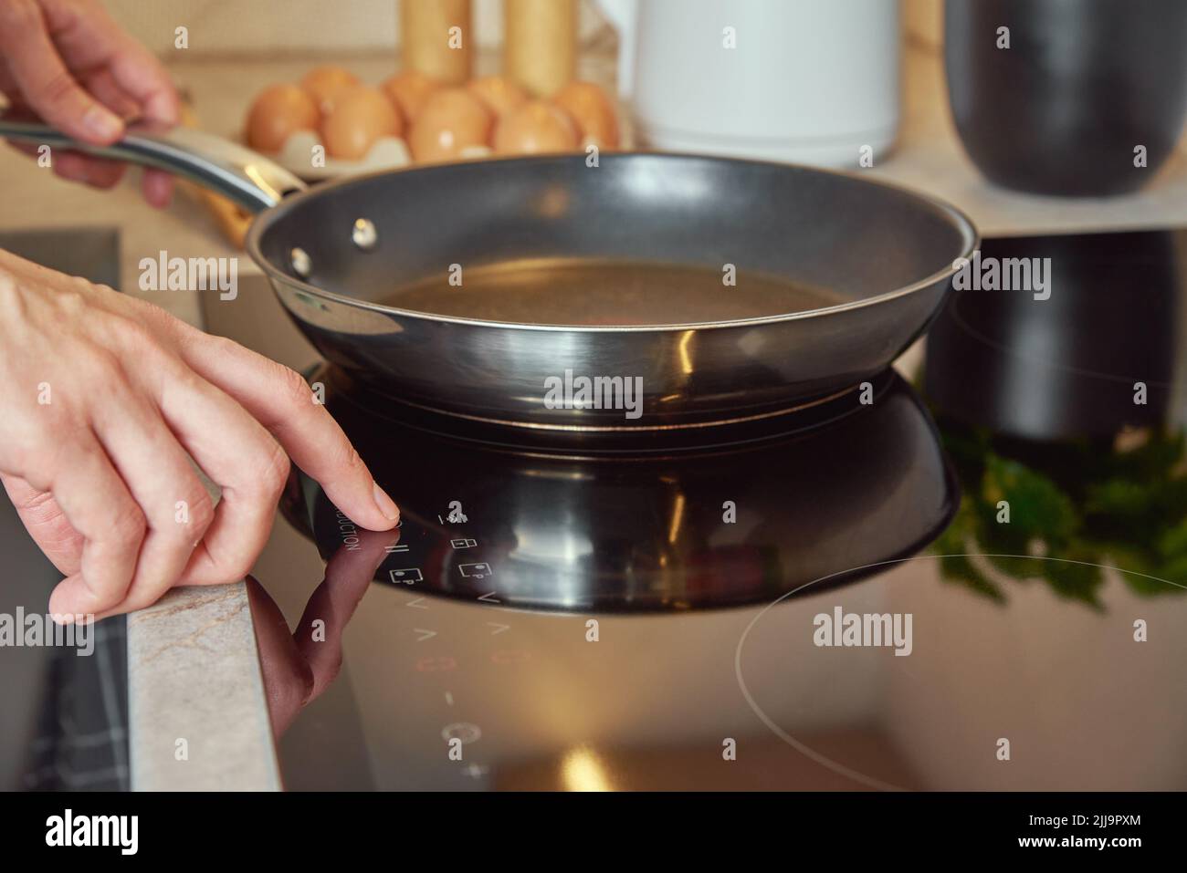 Touch button hob hi-res stock photography and images - Alamy