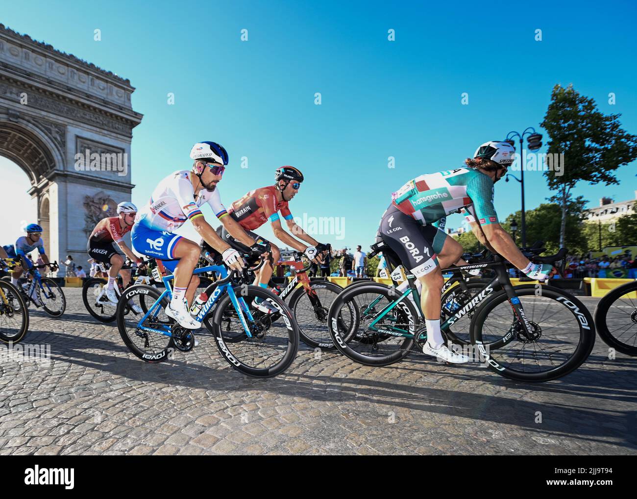 Totalenergies paris hi-res stock photography and images - Alamy
