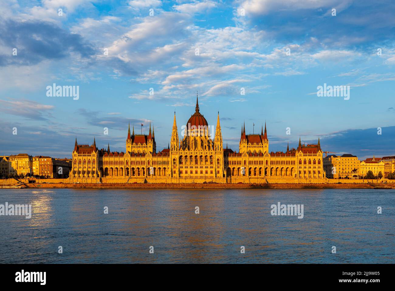 The city of Budapest with the parliament building Stock Photo - Alamy