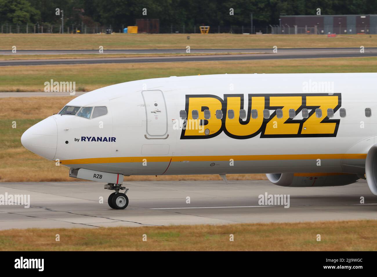 Buzz airline hi-res stock photography and images - Alamy