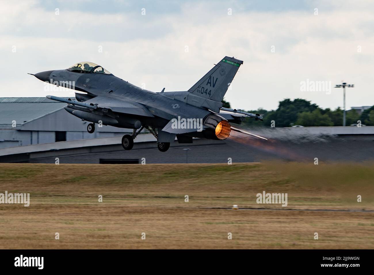 General Dynamics F16 Farnborough Airshow 2022 Stock Photo - Alamy