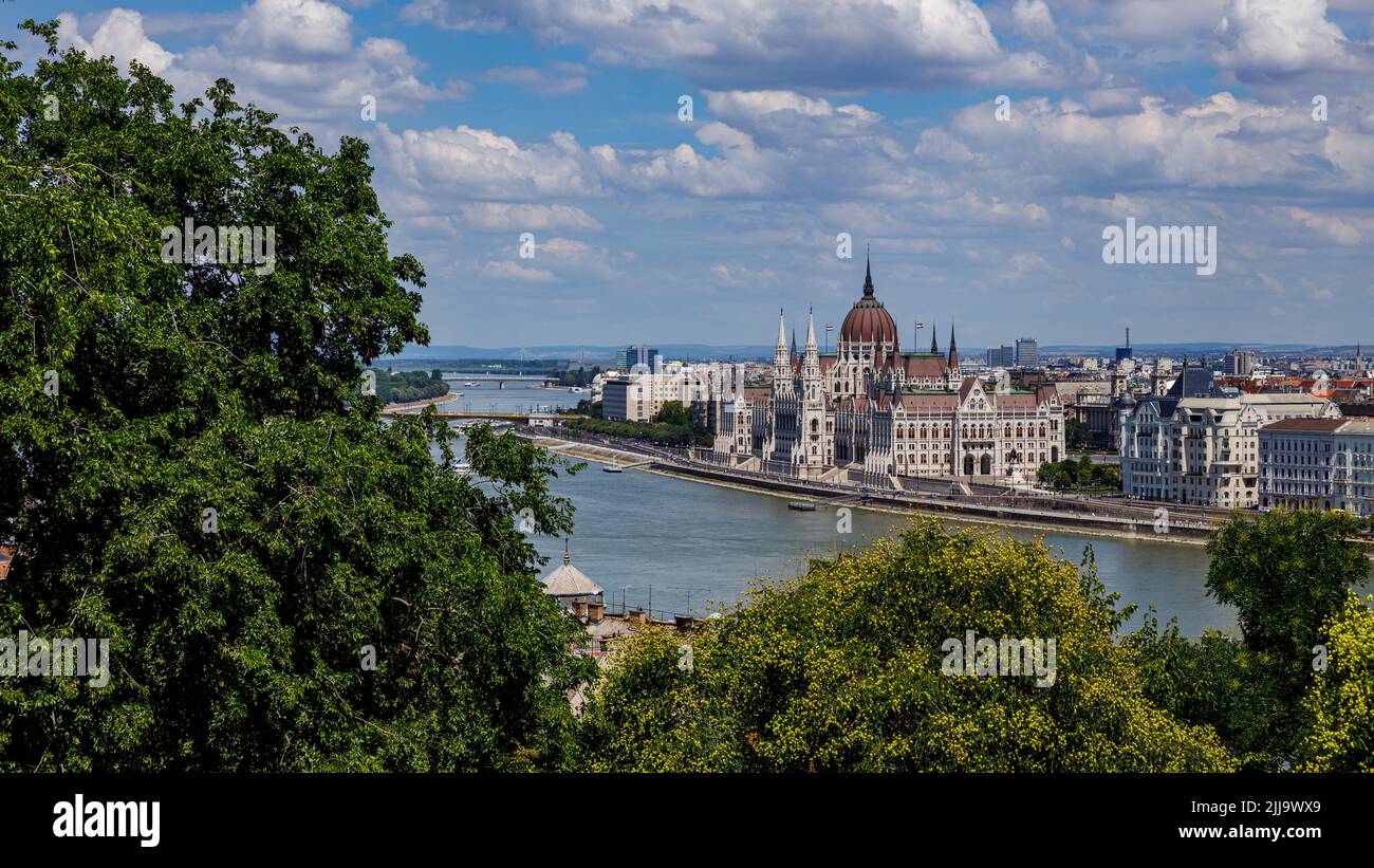 The city of Budapest with the parliament building Stock Photo - Alamy