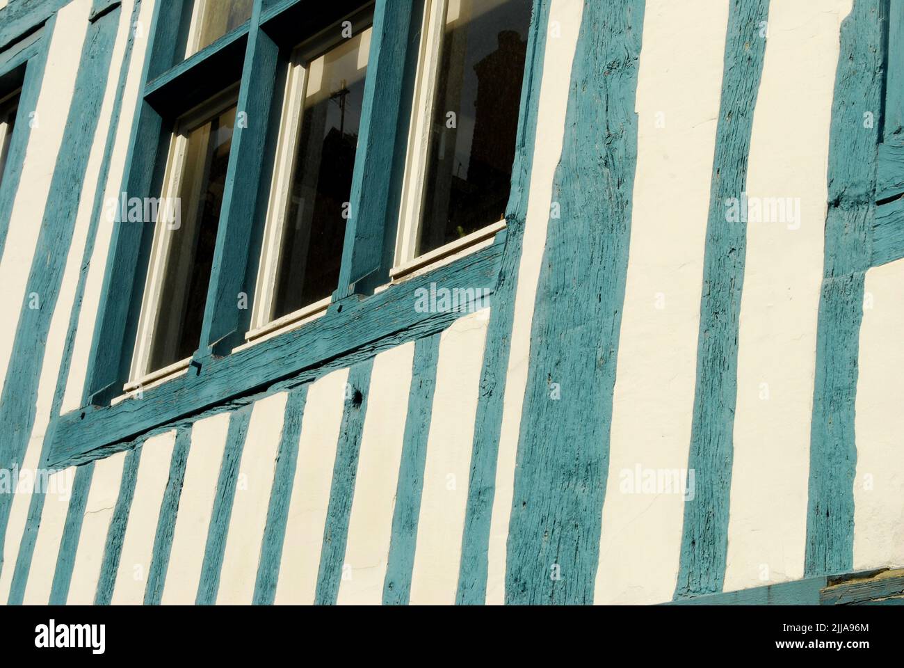 Half timbered house background hi-res stock photography and images - Alamy