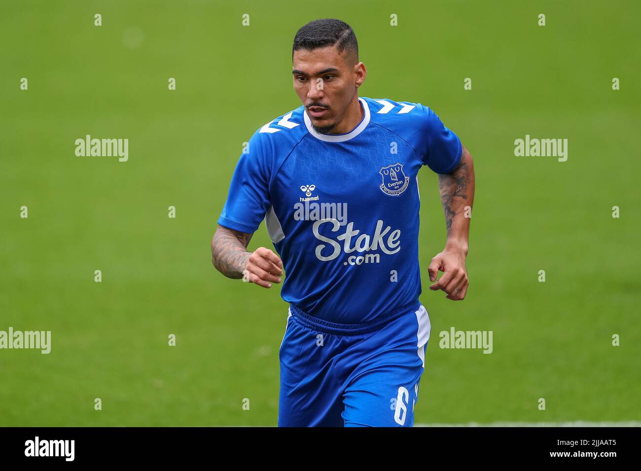 Allan #6 of Everton during the game Stock Photo - Alamy