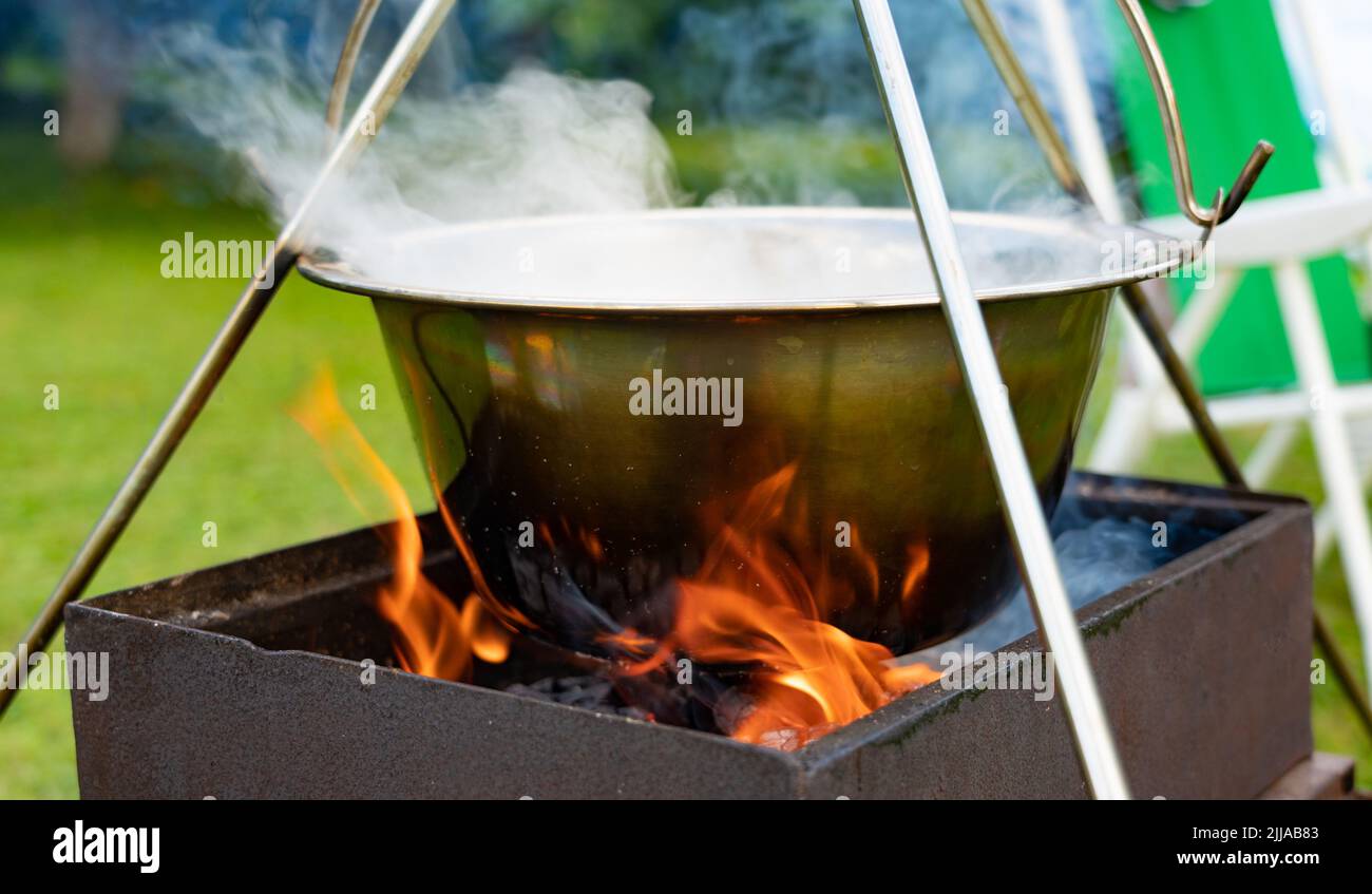 Camp cauldron hi-res stock photography and images - Alamy