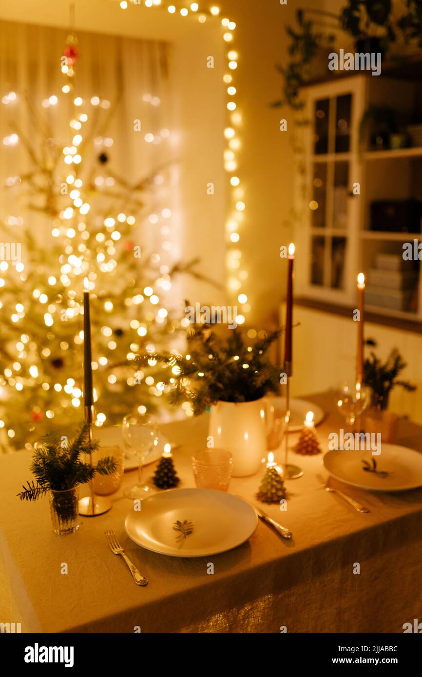 Simple christmas table place hi-res stock photography and images - Alamy