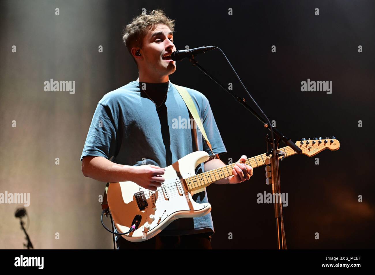 Newcastle singer-songwriter Sam Fender performing at the First Direct ...
