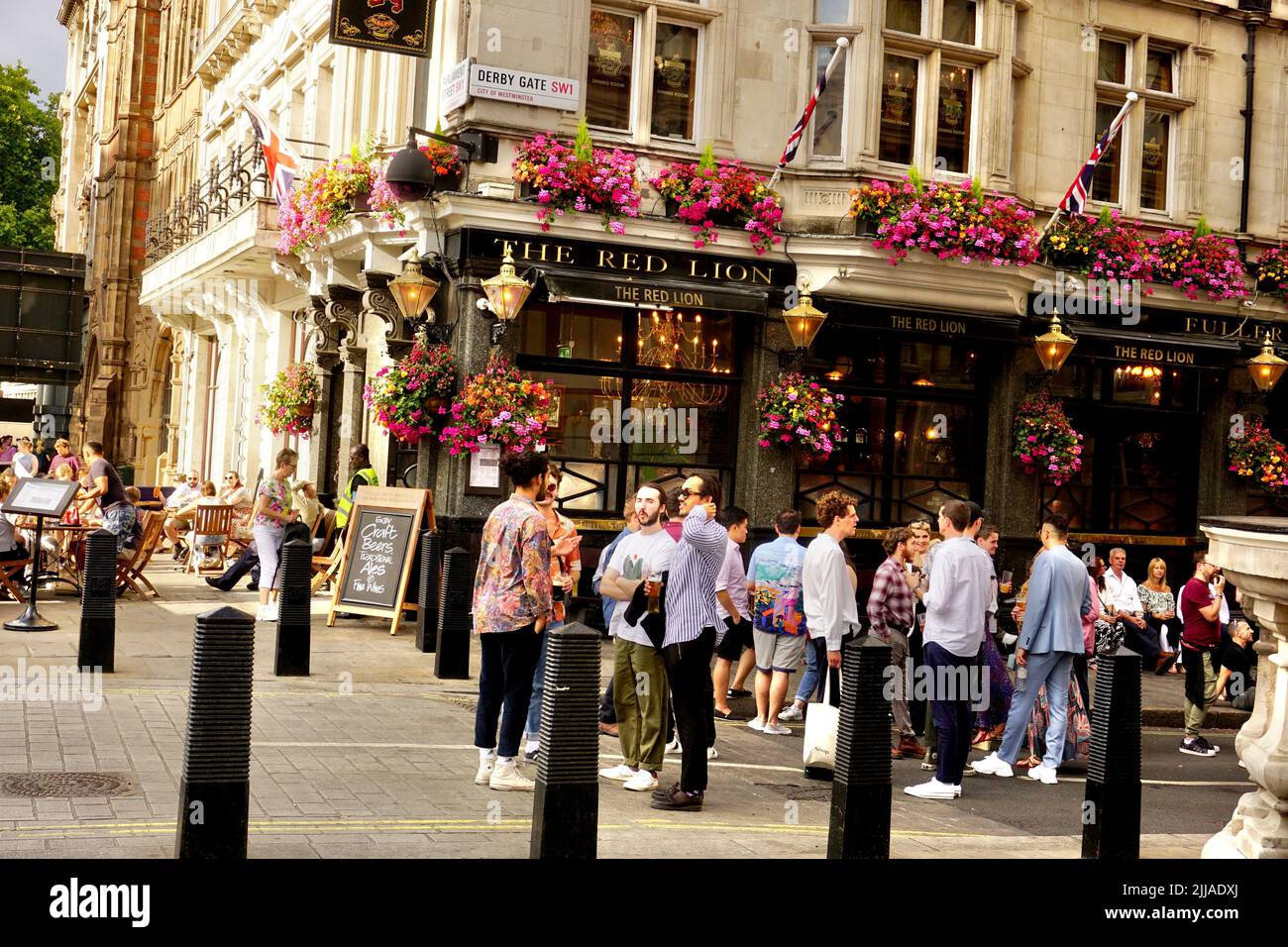 The Red Lion Pub and restaurant at Derby Gate in Central London, United ...